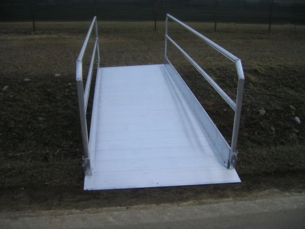 Laufbrücke // Gräben und bauliche Hindernisse überwinden