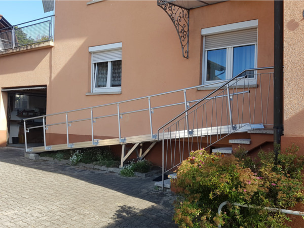 Rollstuhlrampe für Treppen // Förderung bis 4.000